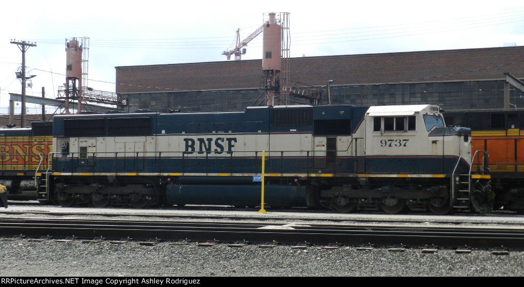 BNSF 9737